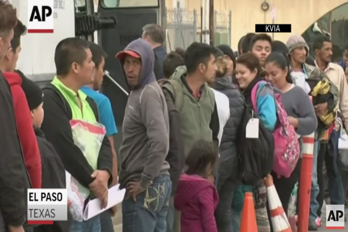 Texas Shelters Grapple With More Migrants Released by US - Latino Rebels