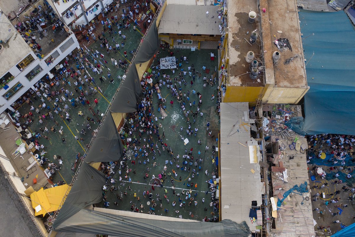 Officials: 9 Inmates Dead in Peru Coronavirus Prison Riot - Latino Rebels